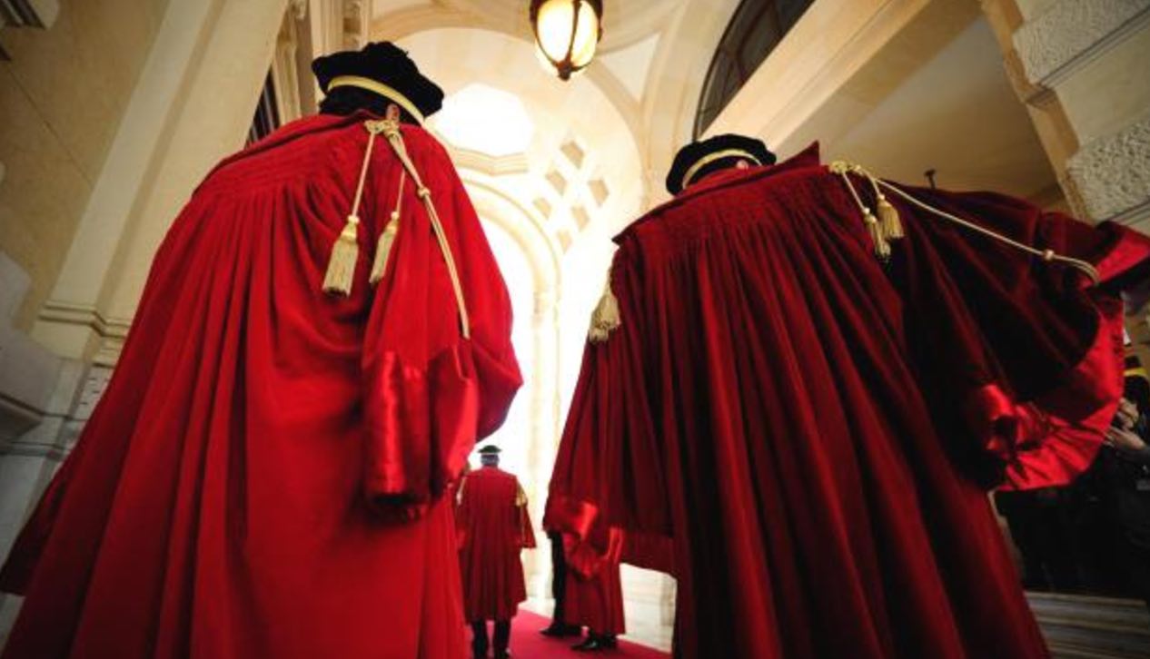 Addio santissima toga - Buttanissima Sicilia