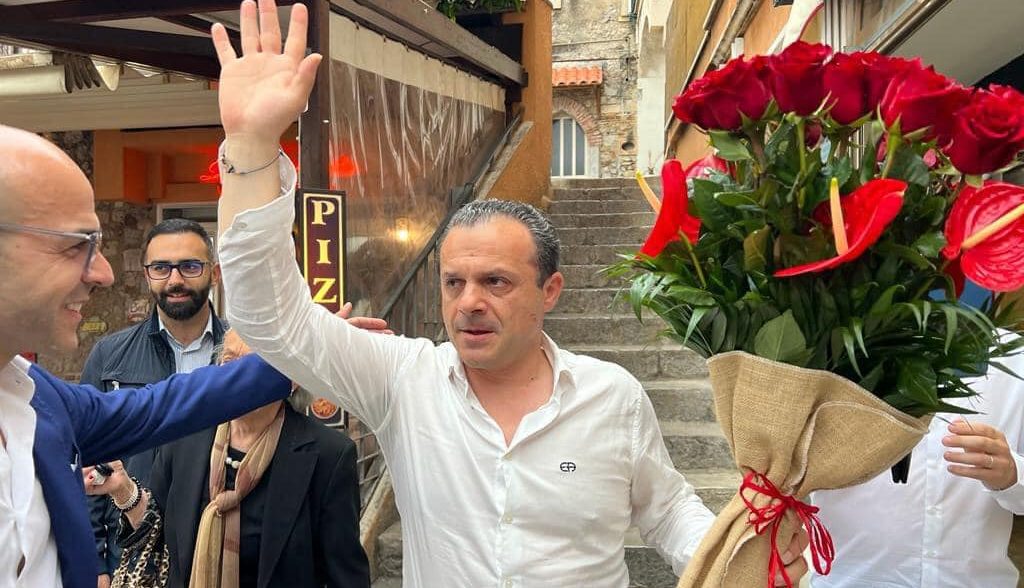 De Luca sindaco anche a Taormina - Buttanissima Sicilia