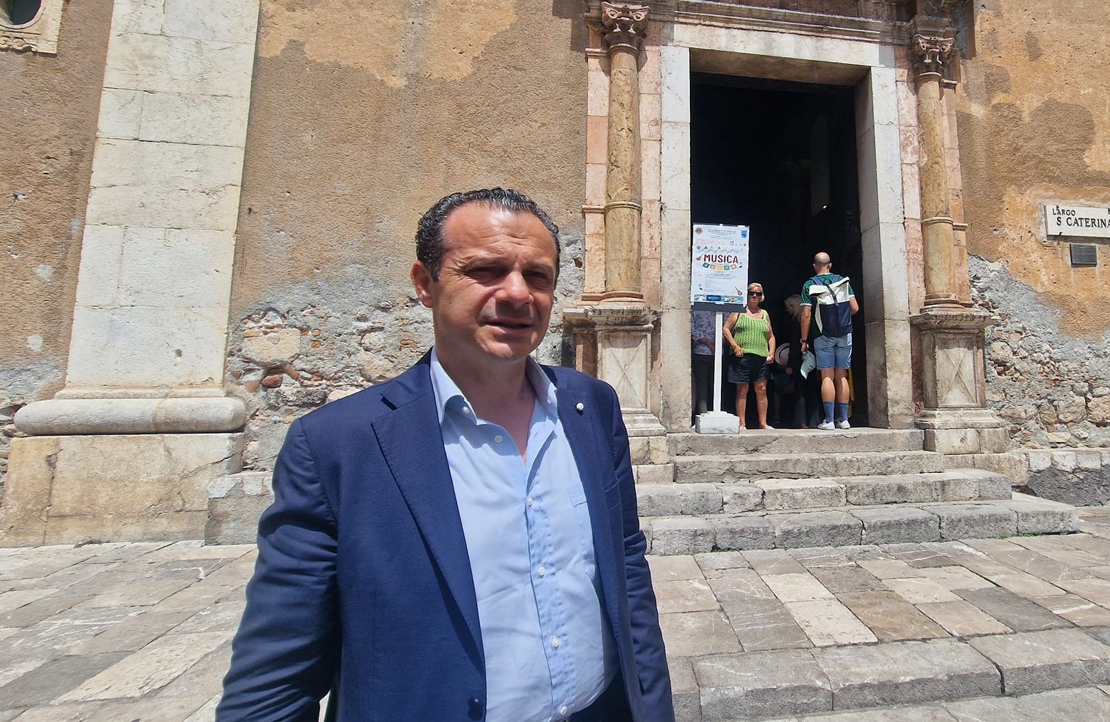 La lobby che soffoca Taormina - Buttanissima Sicilia